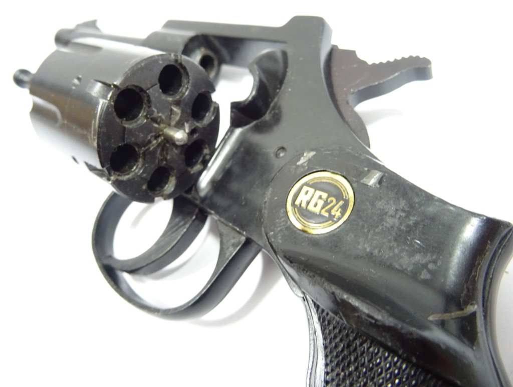 Rewolwer Rohm RG24 kal.22lr